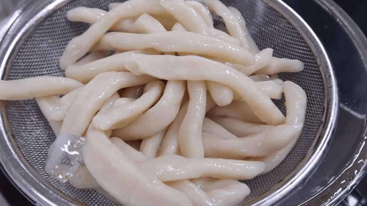 Garaetteok (Korean Rice Cakes) Recipe - Aaron and Claire