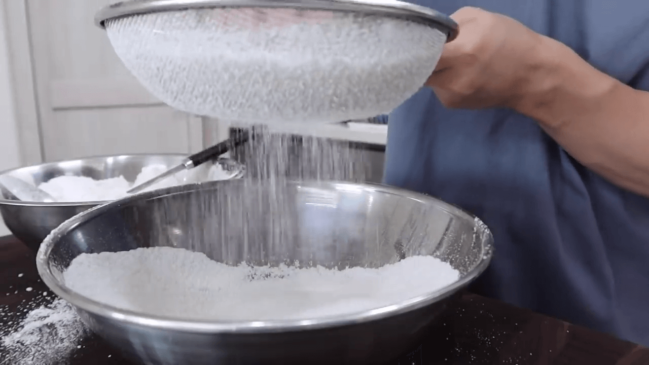 Garaetteok (Korean Rice Cakes) Recipe - Aaron and Claire