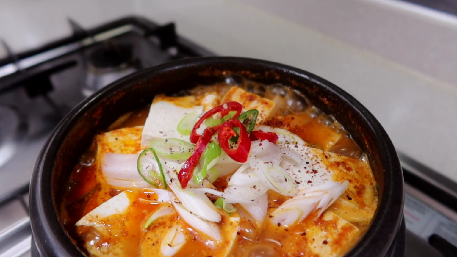 Perfect Kimchi Stew (Kimchi Jjigae) Recipe - Aaron and Claire