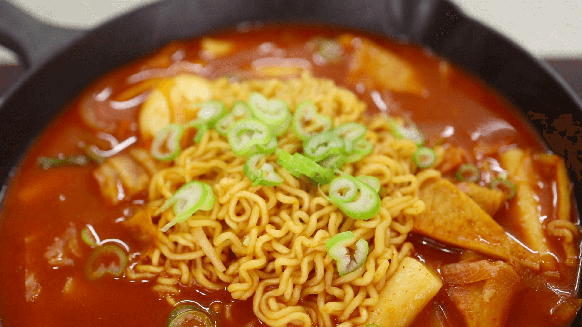 Rabokki (Tteokbokki with Ramen)