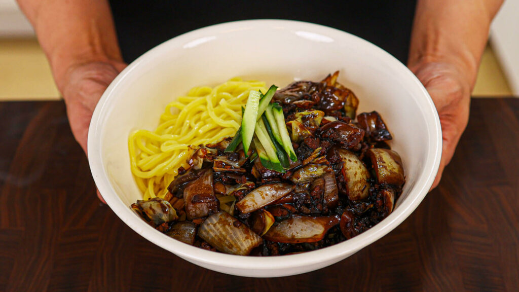 Korean Black Bean Sauce Noodles (Jjajangmyeon)