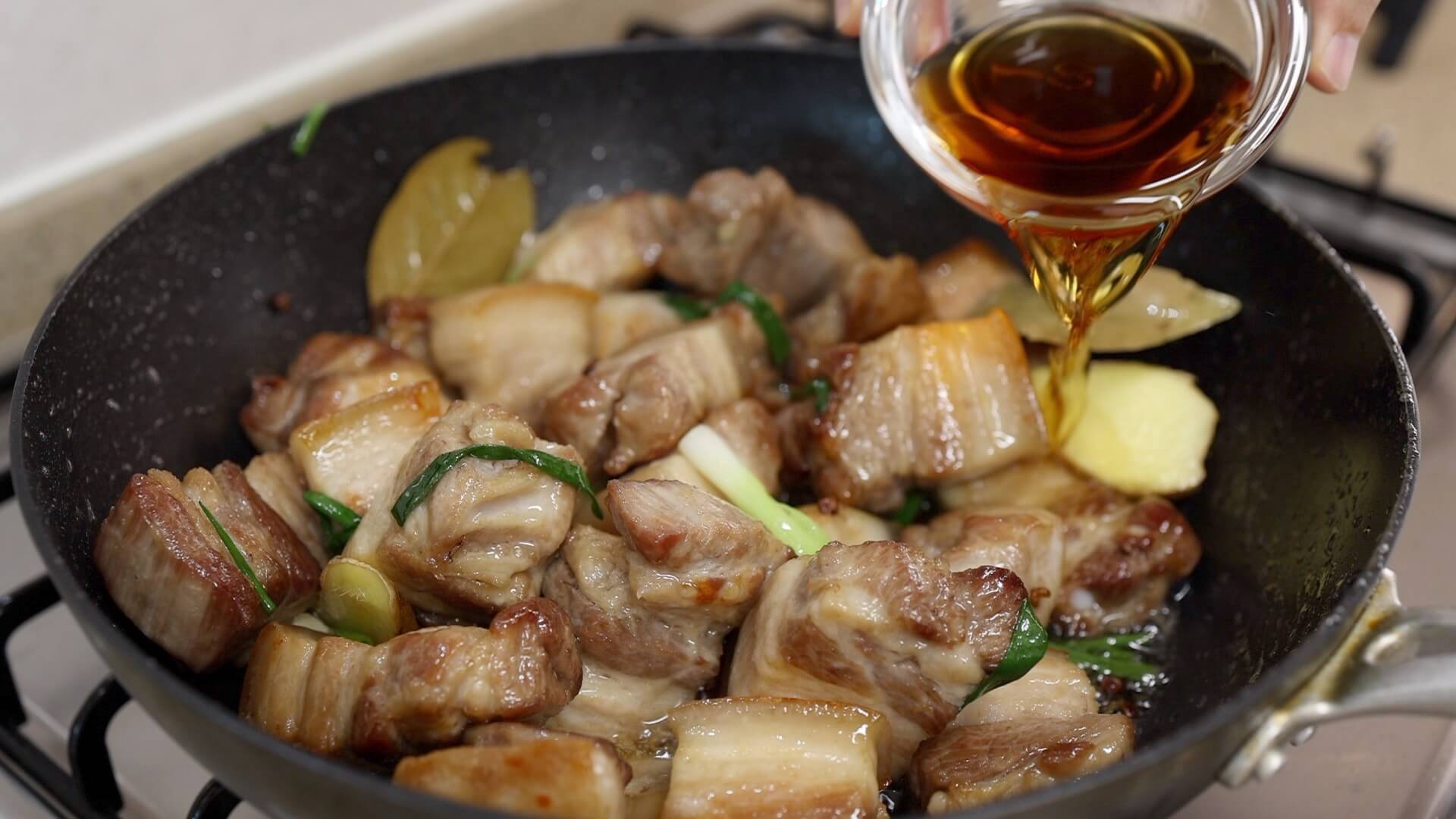 Hong Shao Rou (Chinese Red Braised Pork Belly) - Aaron and Claire