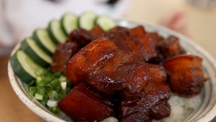 Hong Shao Rou (Chinese Red Braised Pork Belly) - Aaron and Claire
