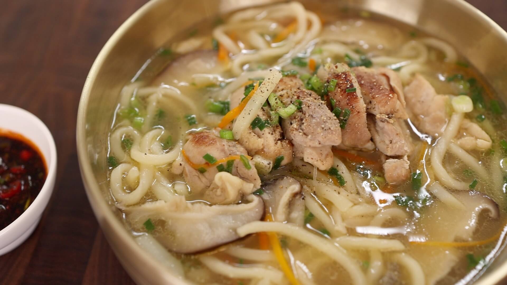 Dak Kalguksu (Korean Chicken Noodle Soup)
