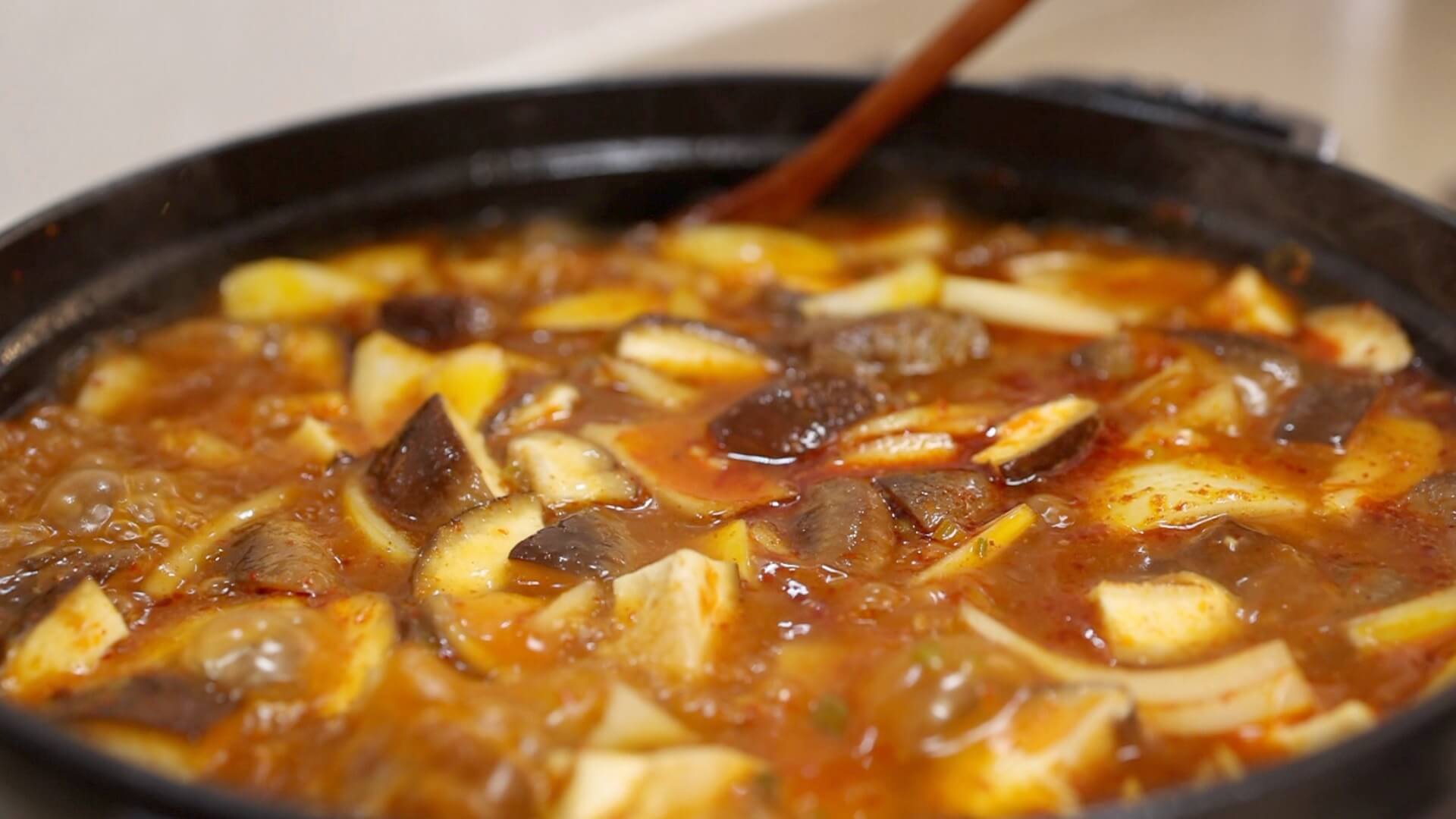 Gochujang Jjigae (Korean Gochujang Stew)