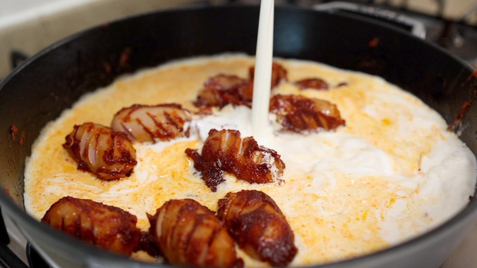 Rose Tteokbokki (Creamy Spicy Rice Cakes) - Aaron and Claire