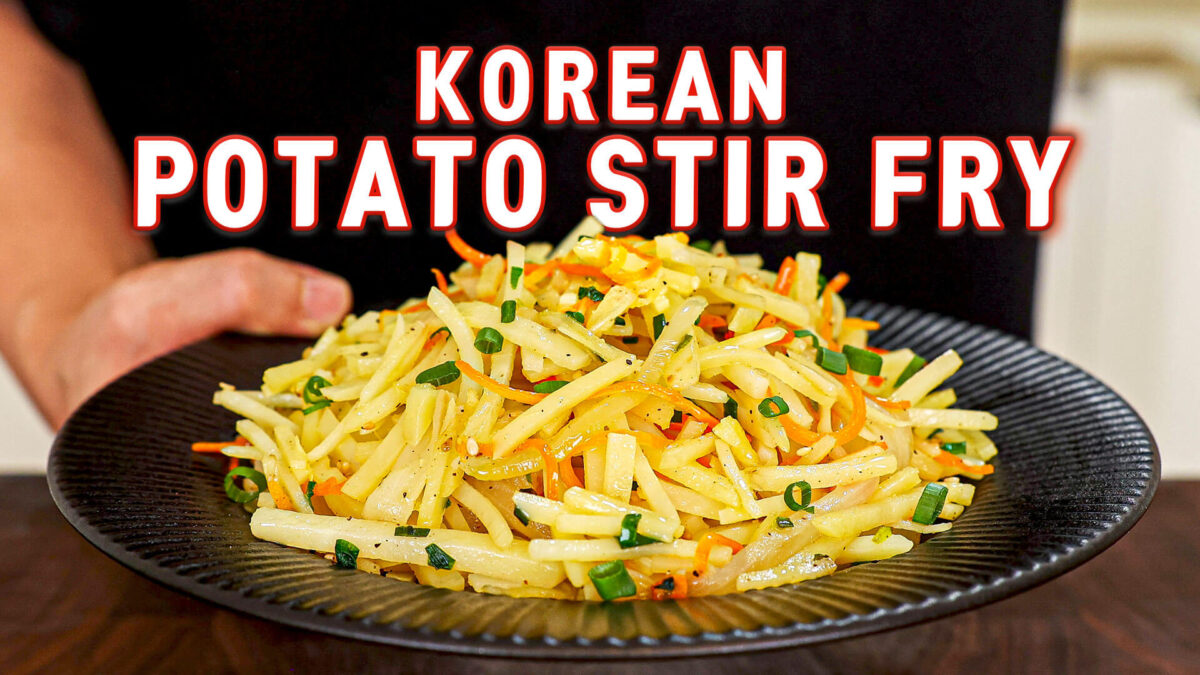 Korean Stir-Fried Potatoes (Gamja Bokkeum)