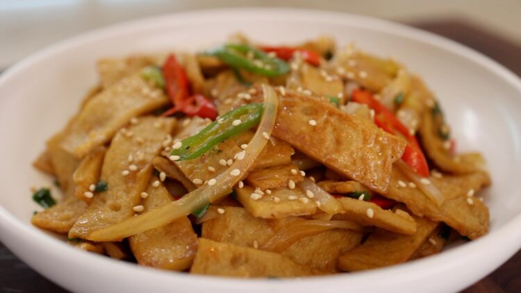 Korean Stir-Fried Fish Cakes (Eomuk Bokkeum)